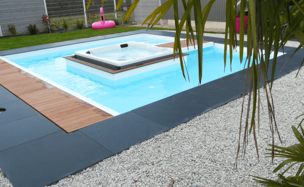 Piscine avec spa au centre - Inspiration Aquilus Piscines